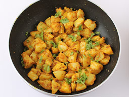 Jeera Aloo Recipe - Cumin Flavored Dry Aloo Sabzi - Step by Step Photo ...