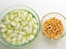 Lauki Chana Dal Ki Sabzi - Lauki Curry with Chana Dal - Stepwise Photo ...