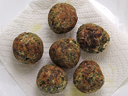 Palak Kofta Recipe - Spincah Kofta Curry Recipe with Step by Step Photos