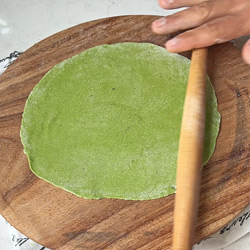 Spinach Roti with Tofu (paneer) - Palak Chapati - Protein Packed