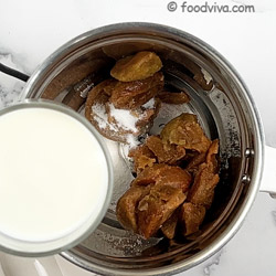 Chikoo Milkshake - Only 3 Ingredients - Chiku Shake