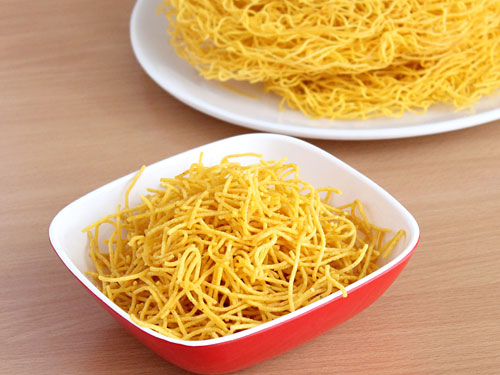 सेव रेसिपी - Sev Recipe In Hindi - Sev Banane Ki Vidhi Hindi Me